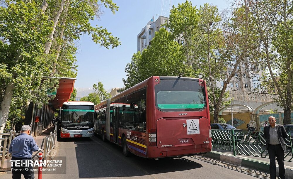 ایستگاه‌های بی‌آرتی پرمسافر دستگاه کارتخوان دارند/ در ایستگاه‌هایی که ...